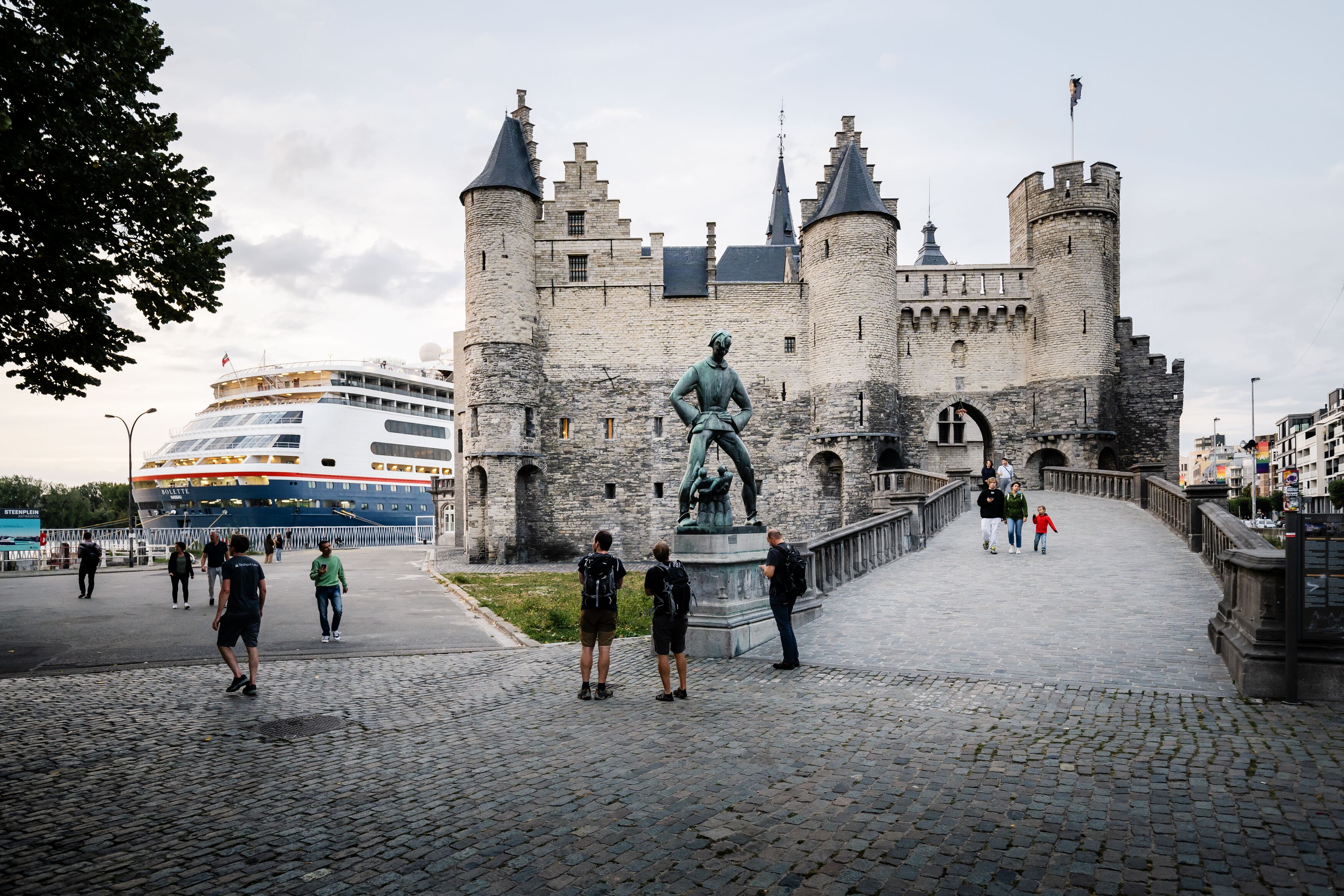 Jouw meeting in het oudste gebouw van Antwerpen: Het Steen | Visit ...